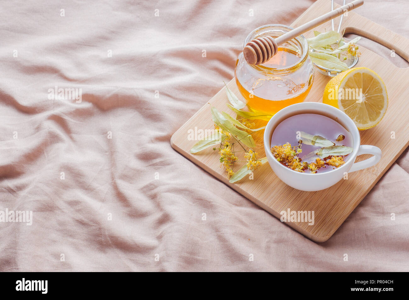 Tray table bee hi-res stock photography and images - Alamy