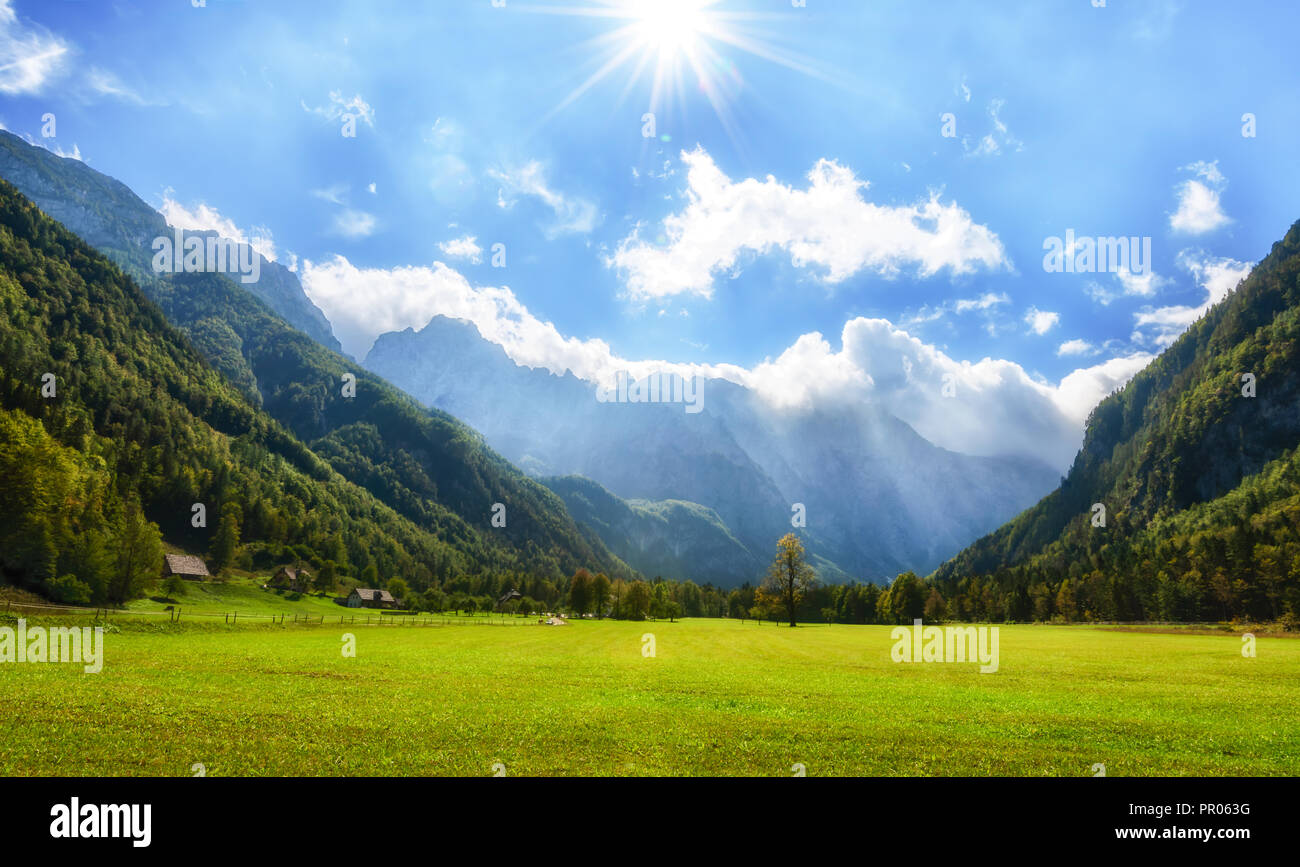 An alpine valley hi-res stock photography and images - Alamy