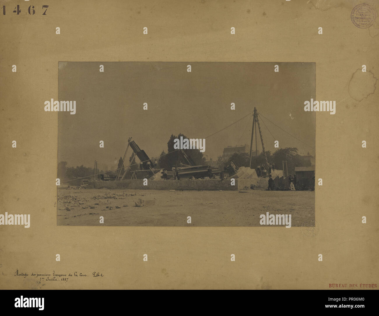 Setting up of the first legs of the tower, pier 2; Albert Broise ...