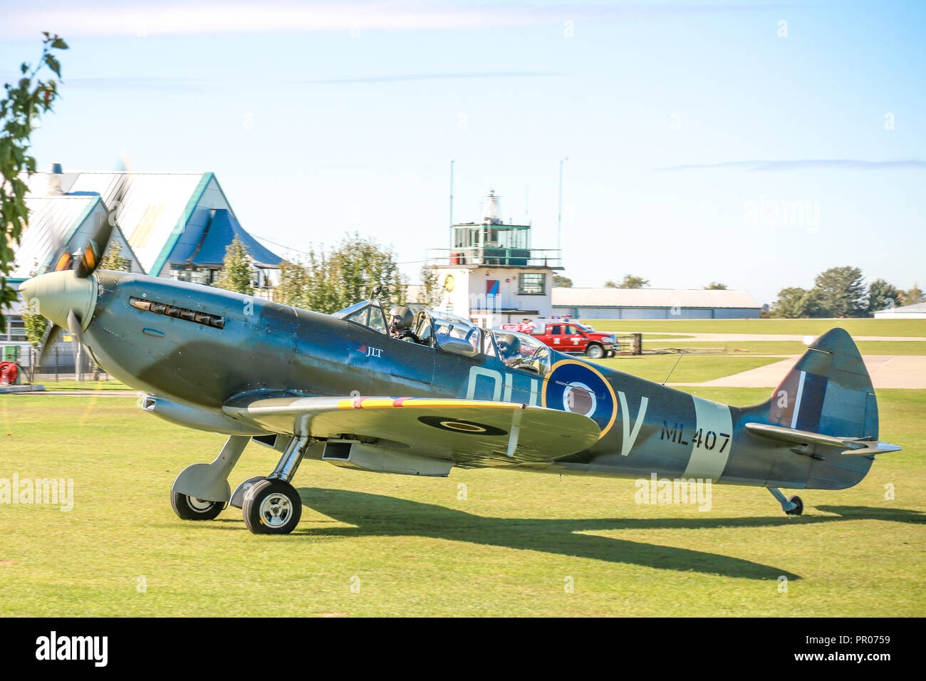 A two seater Spitfire running flight experience trips from Sywell ...