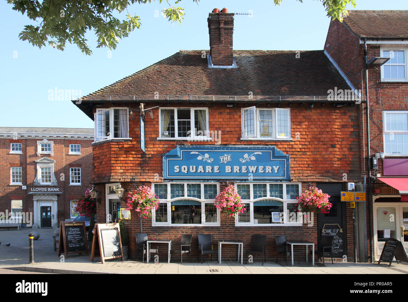 The square petersfield hi-res stock photography and images - Alamy