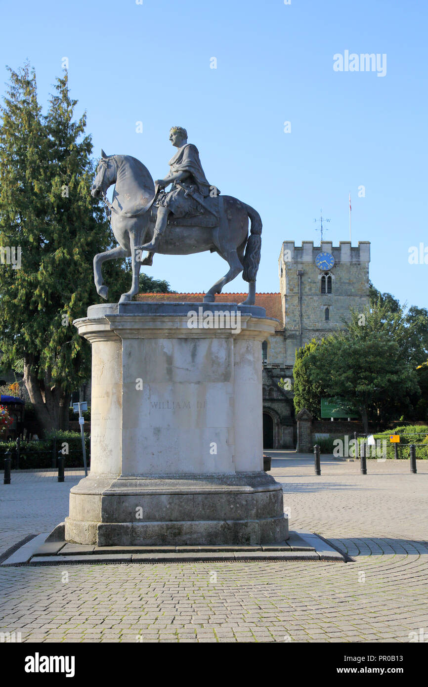 The square petersfield hi-res stock photography and images - Alamy