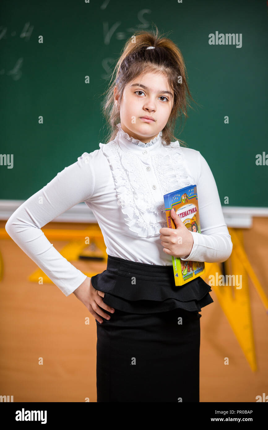 10 years old girl classroom hi-res stock photography and images - Alamy