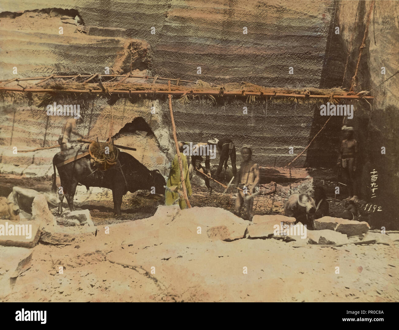 Hand quarrying hi-res stock photography and images - Alamy