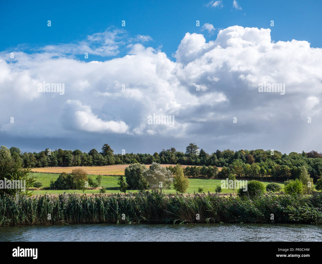 River Thames Landscape, Radley, Abingdon, Oxfordshire, England, UK, GB ...