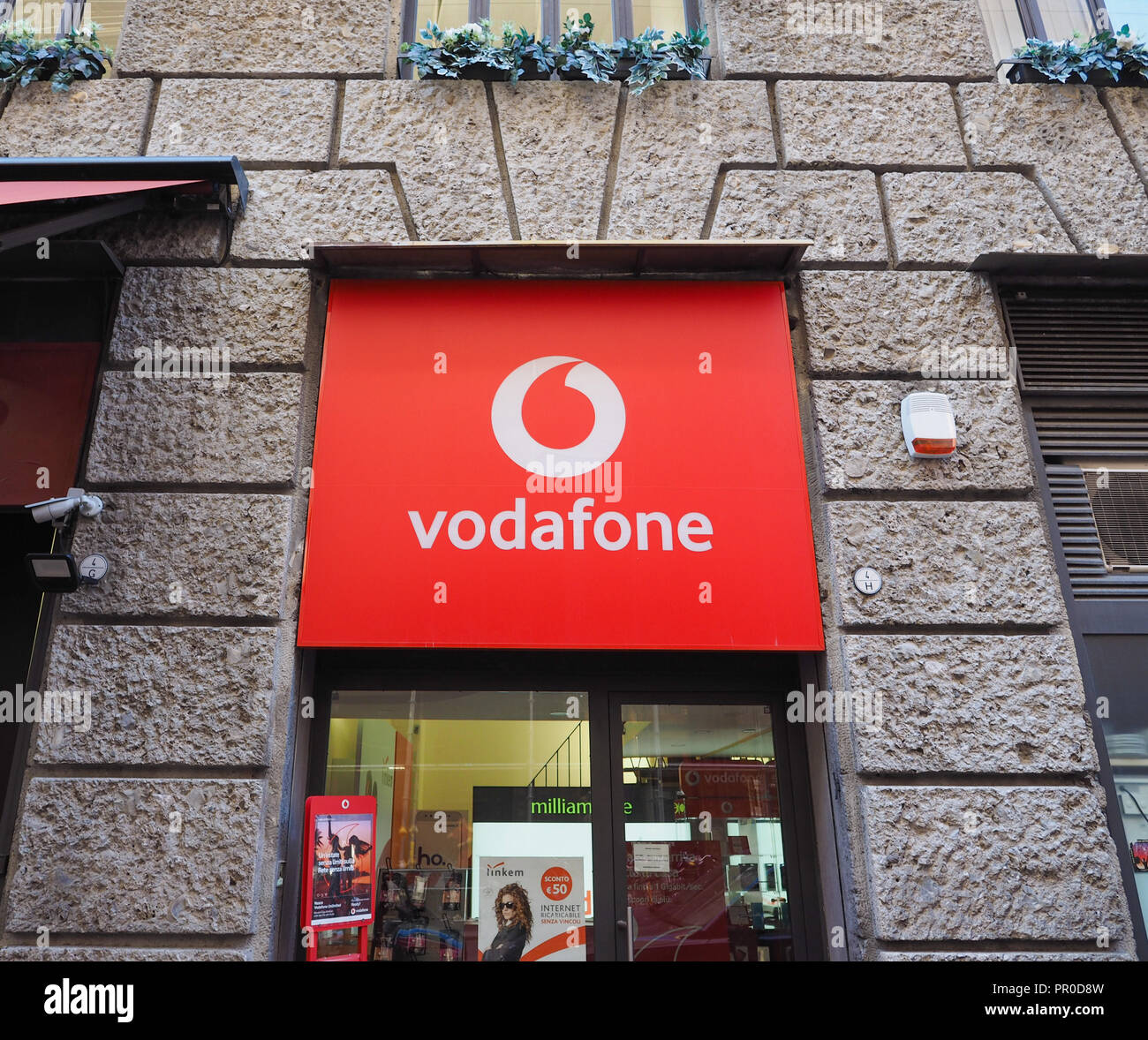 Vodafone italy hi-res stock photography and images - Alamy