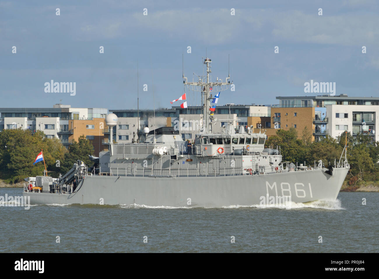 Royal navy minesweeper hi-res stock photography and images - Alamy