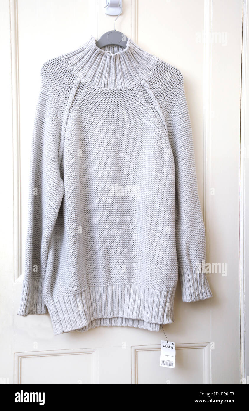 Stone jumper hi-res stock photography and images - Alamy