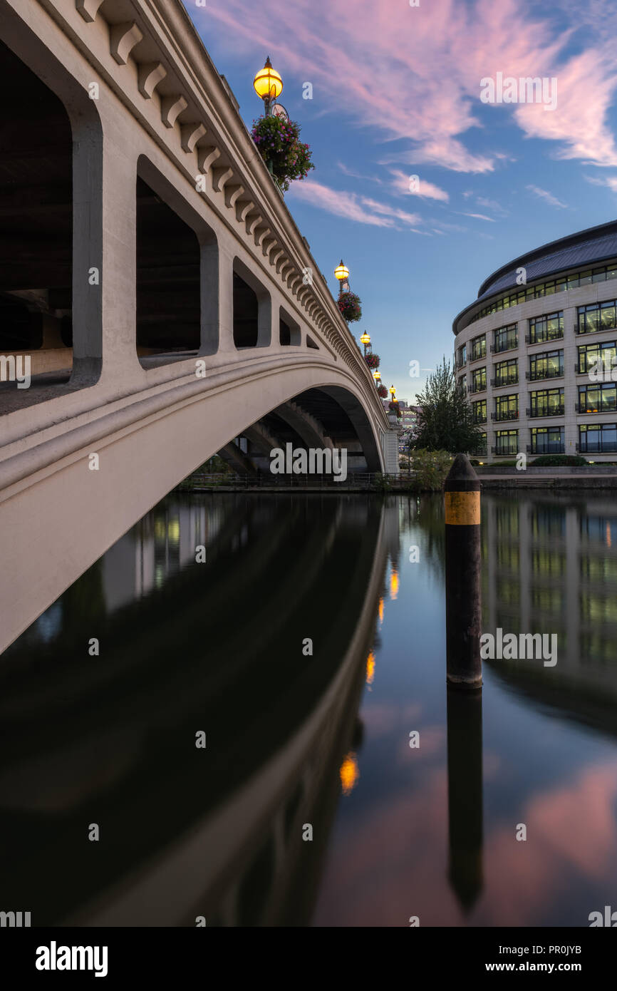 Green park business park uk reading hi-res stock photography and images ...
