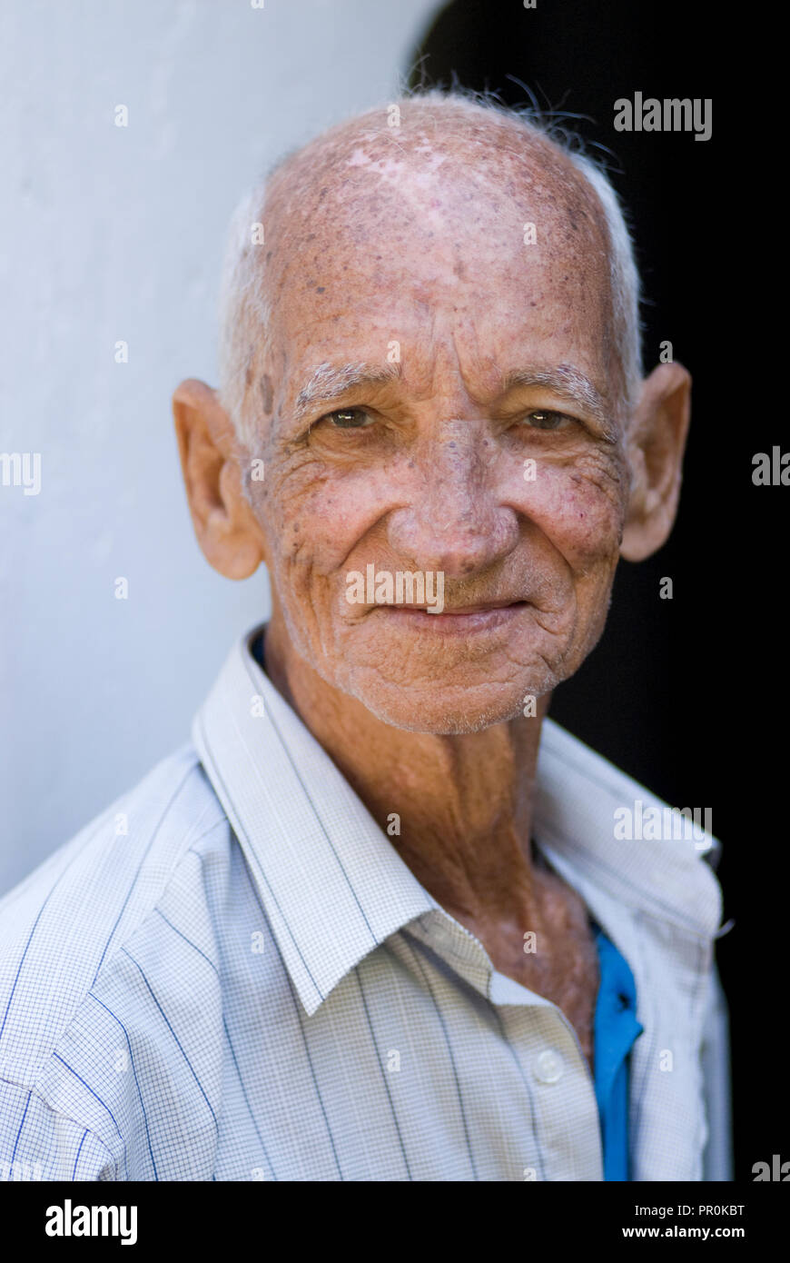 Old cuban man hi-res stock photography and images - Alamy