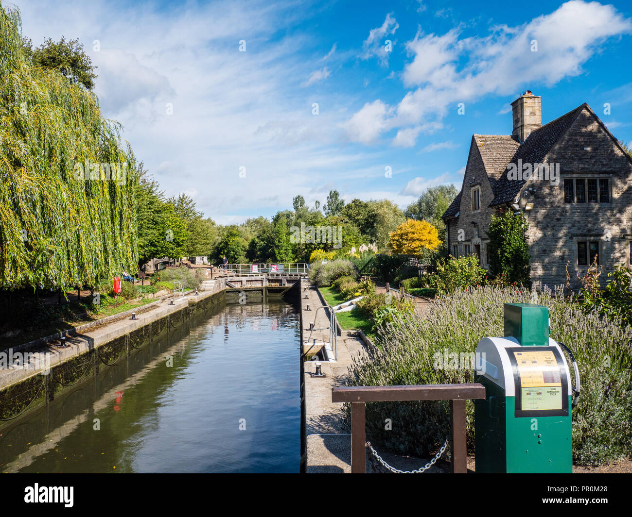 Iffley lock river thames hi-res stock photography and images - Alamy
