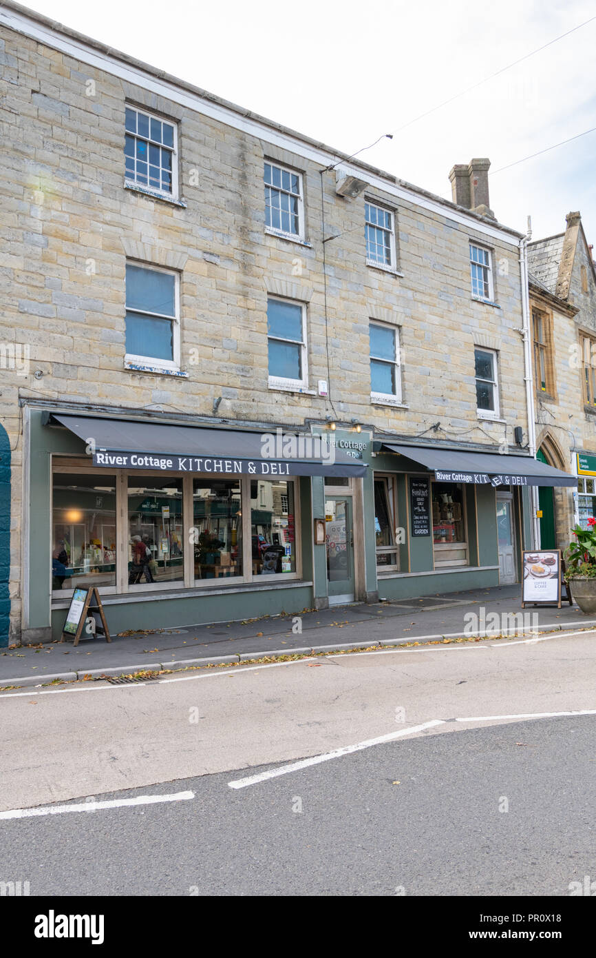 Hugh Fearnley-Whittingstall's The River Cottage Kitchen and Deli ...