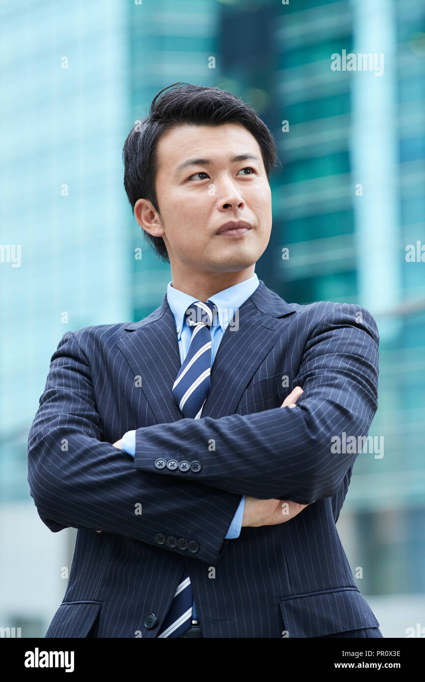 Japanese businessman downtown Tokyo Stock Photo - Alamy
