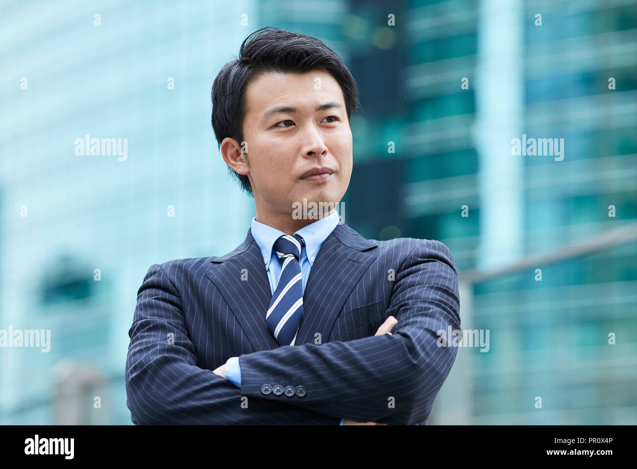 Japanese businessman downtown Tokyo Stock Photo - Alamy