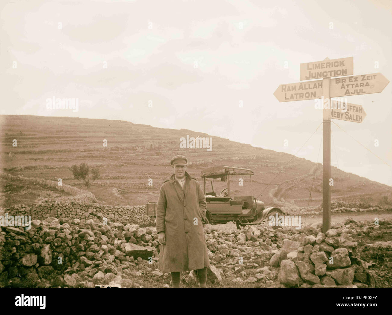 Army ful hi-res stock photography and images - Alamy