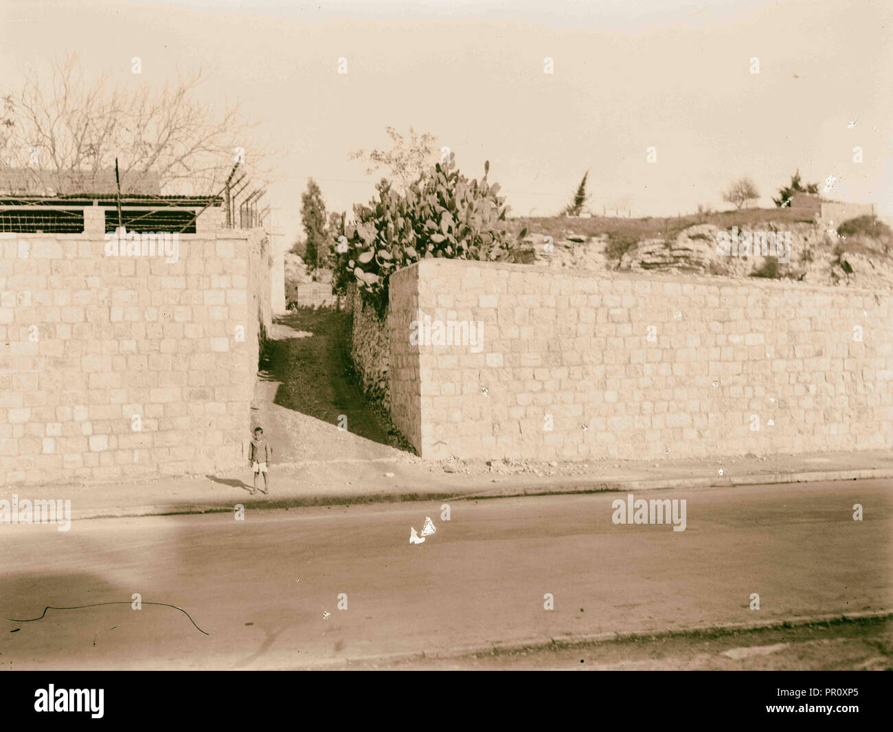 Newer Jerusalem Street and wall with opening. 1920, Jerusalem, Israel ...