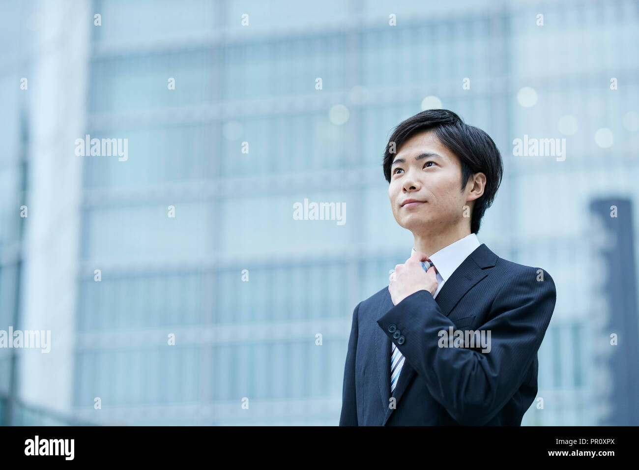 Japanese businessman downtown Tokyo Stock Photo - Alamy