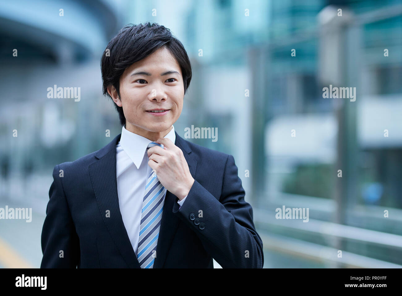 Japanese businessman downtown Tokyo Stock Photo - Alamy