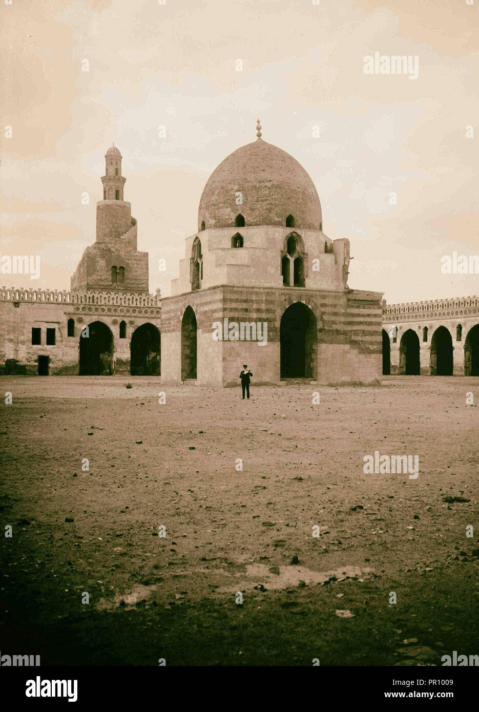 Egyptian views; Cairo (Masr). Court of Mosque of Ibn Touloun. 1900 ...