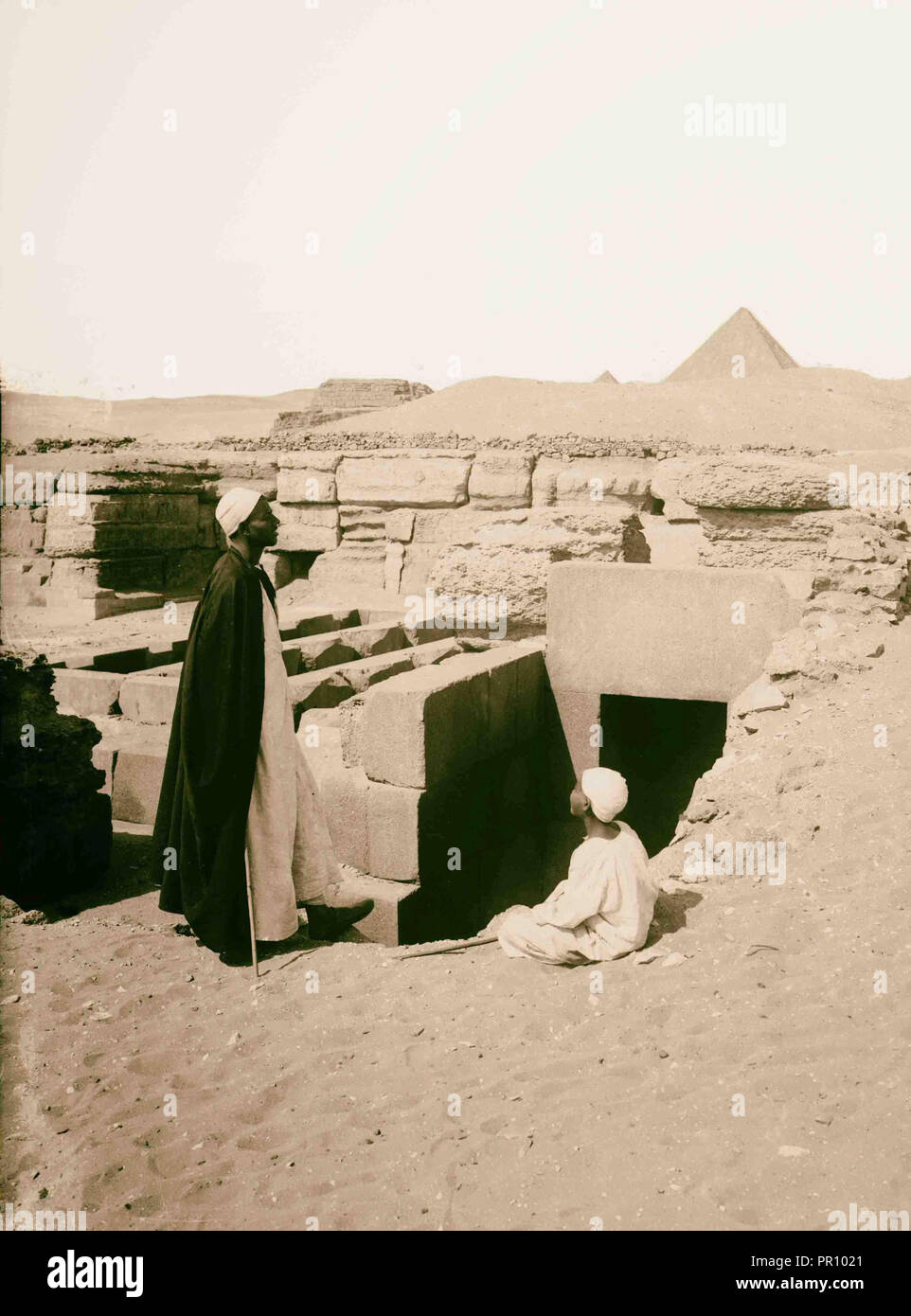 Granite temple of gizeh hi-res stock photography and images - Alamy