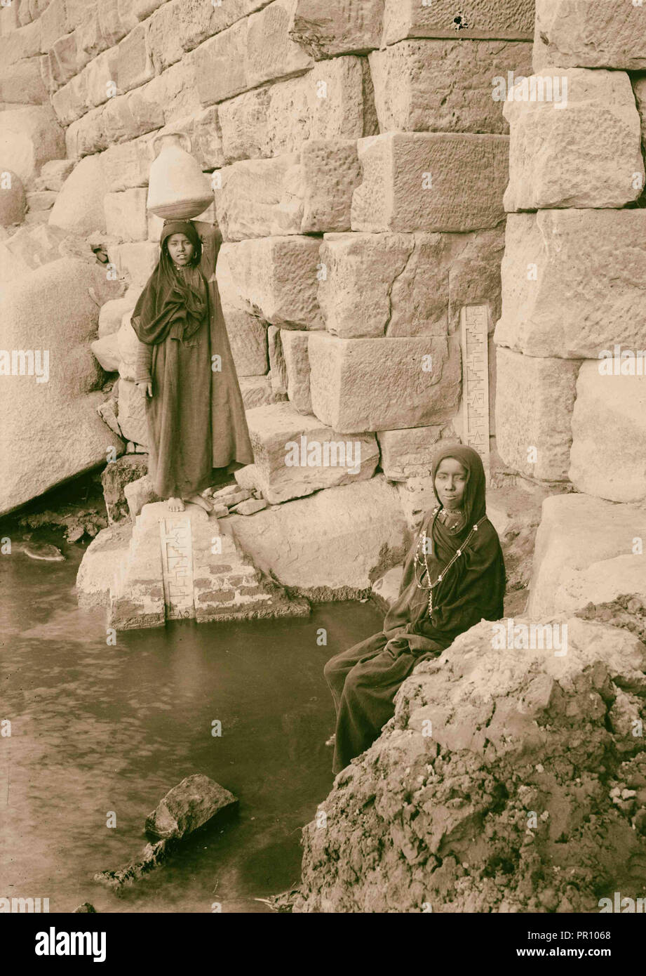 Nilometer elephantine island hi-res stock photography and images - Alamy