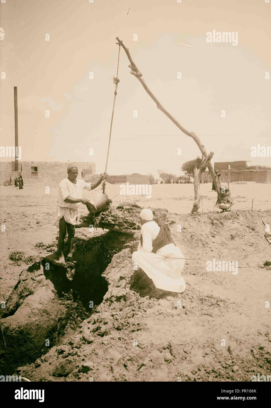 Egyptian characters, etc. Primitive way of irrigating. 1900, Egypt ...