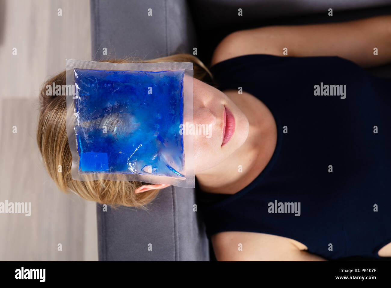 Head ache ice pack hi-res stock photography and images - Alamy