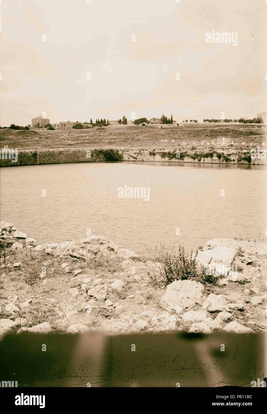 Mamilla hi-res stock photography and images - Alamy