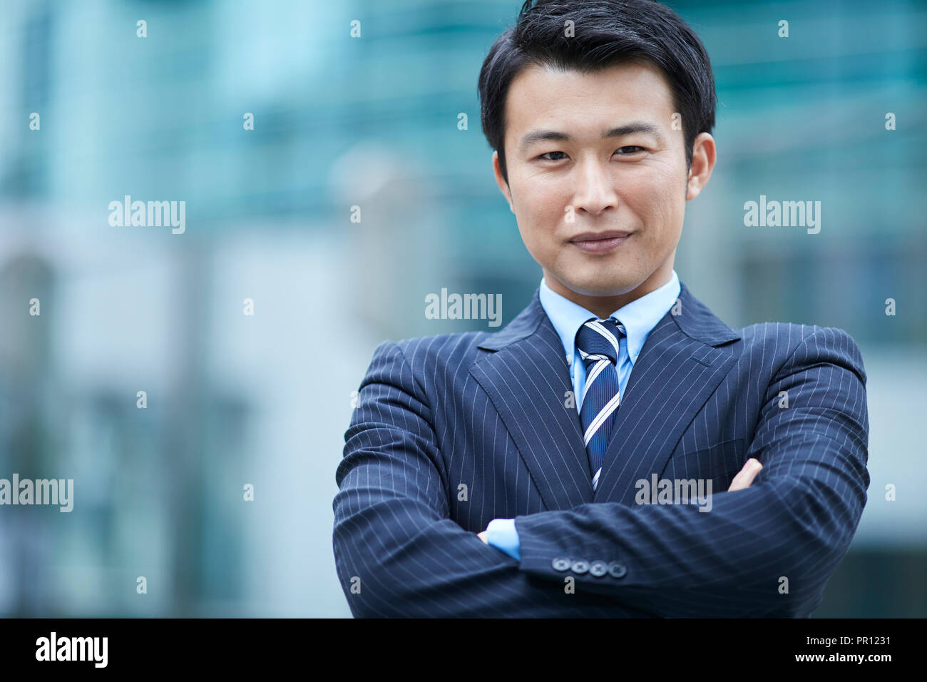 Japanese businessman downtown Tokyo Stock Photo - Alamy