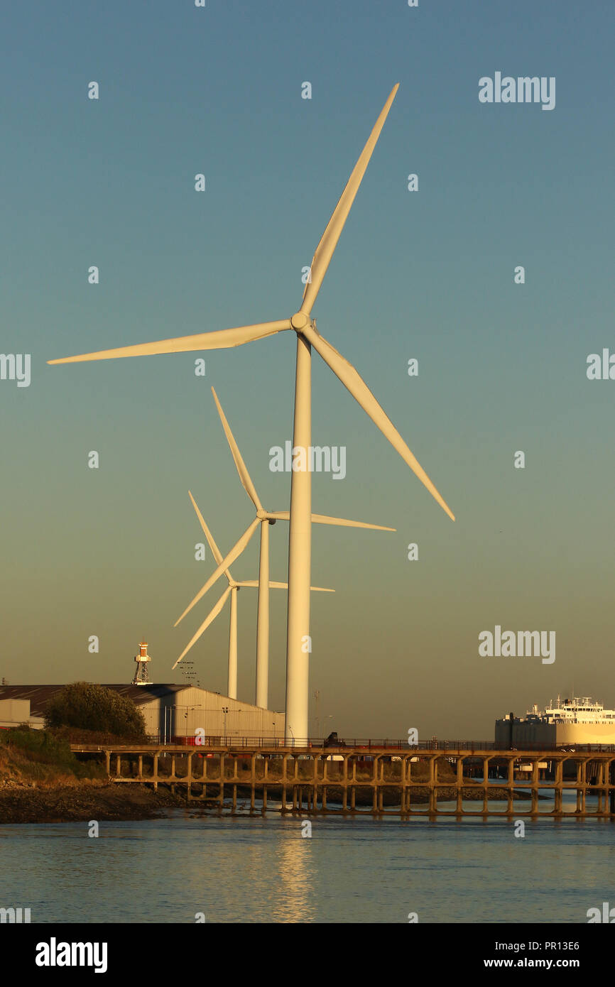 Tilbury wind farm hi-res stock photography and images - Alamy