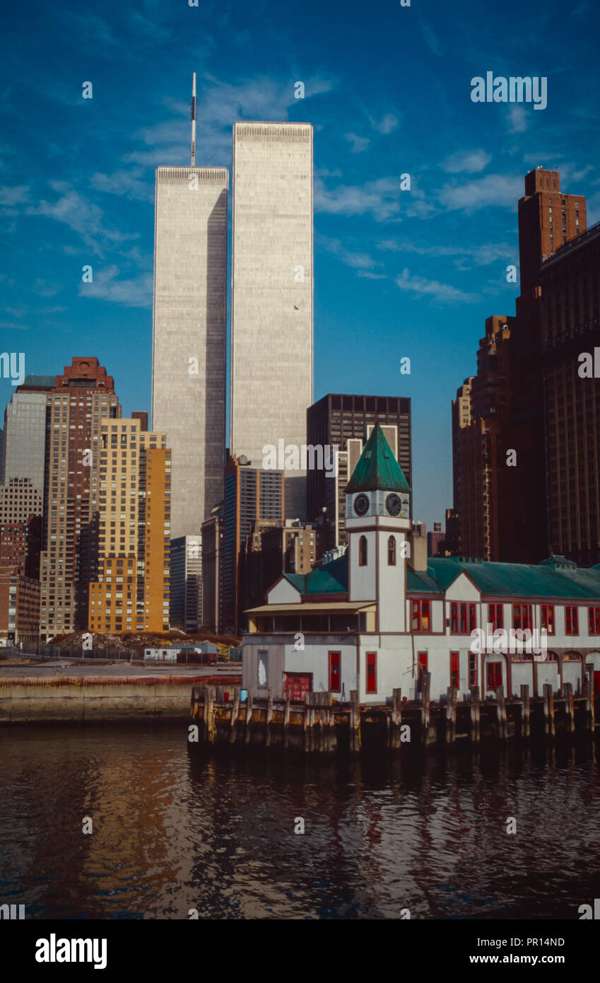 World trade center new york 1992 hi-res stock photography and images ...