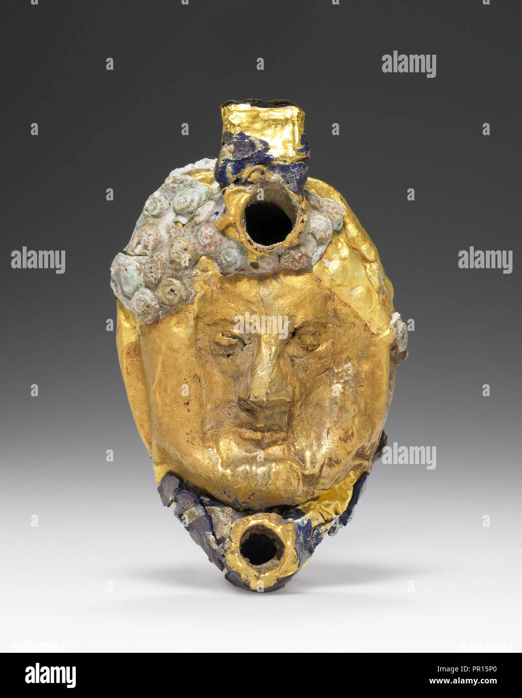 Roman gold mask hi-res stock photography and images - Alamy