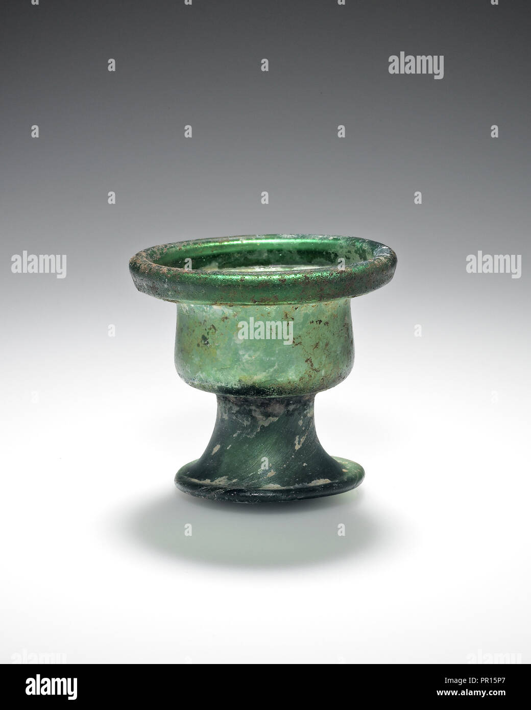 Miniature Cup; Roman Empire; 4th century; Glass; 4.5 x 5 cm, 1 3,4 x 1 ...