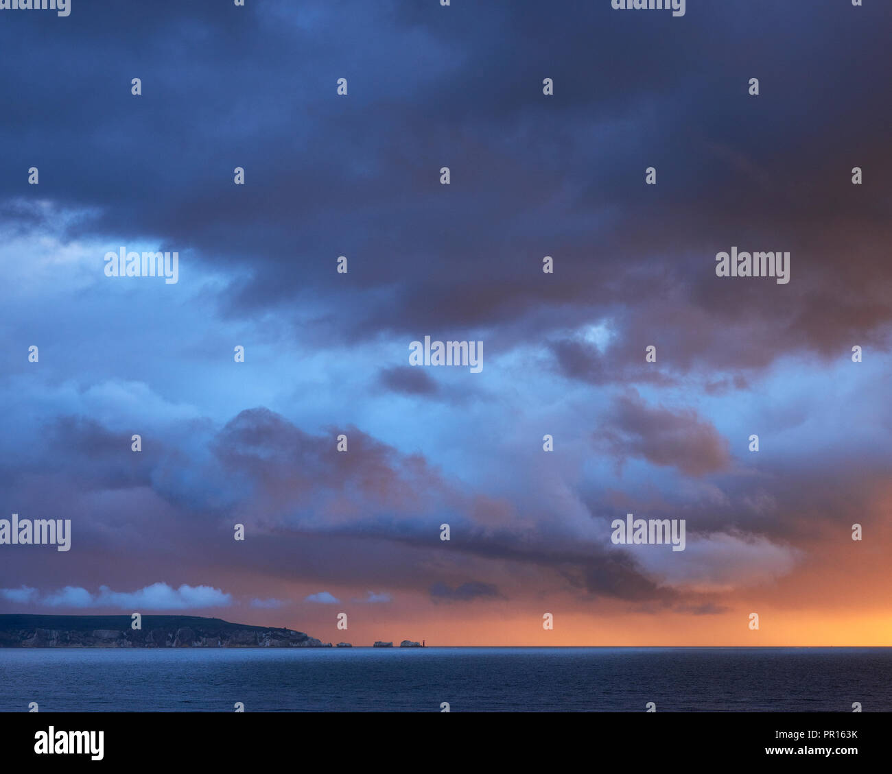 The needles isle of wight sunset hi-res stock photography and images ...
