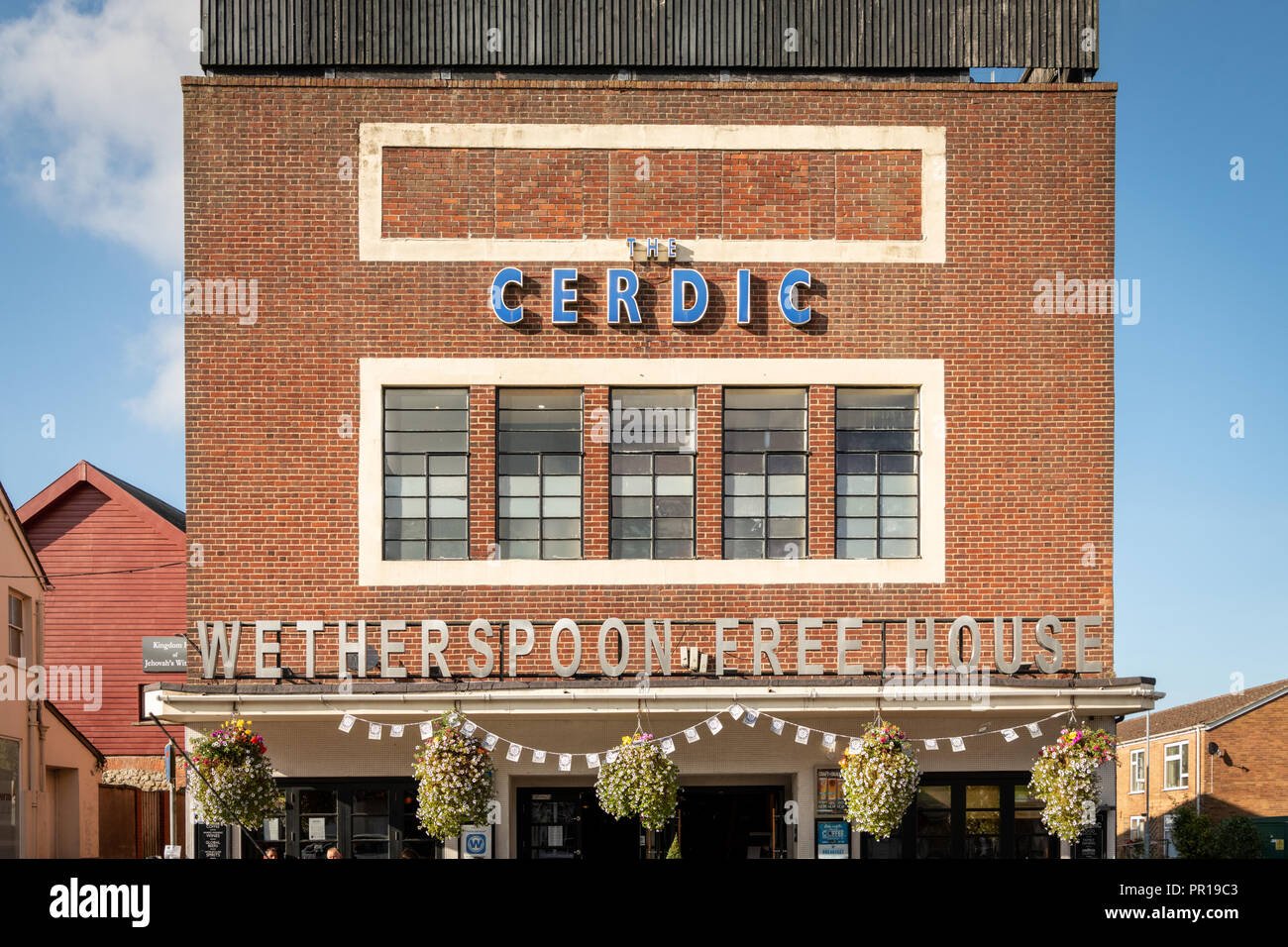 Wetherspoons free house hi-res stock photography and images - Alamy