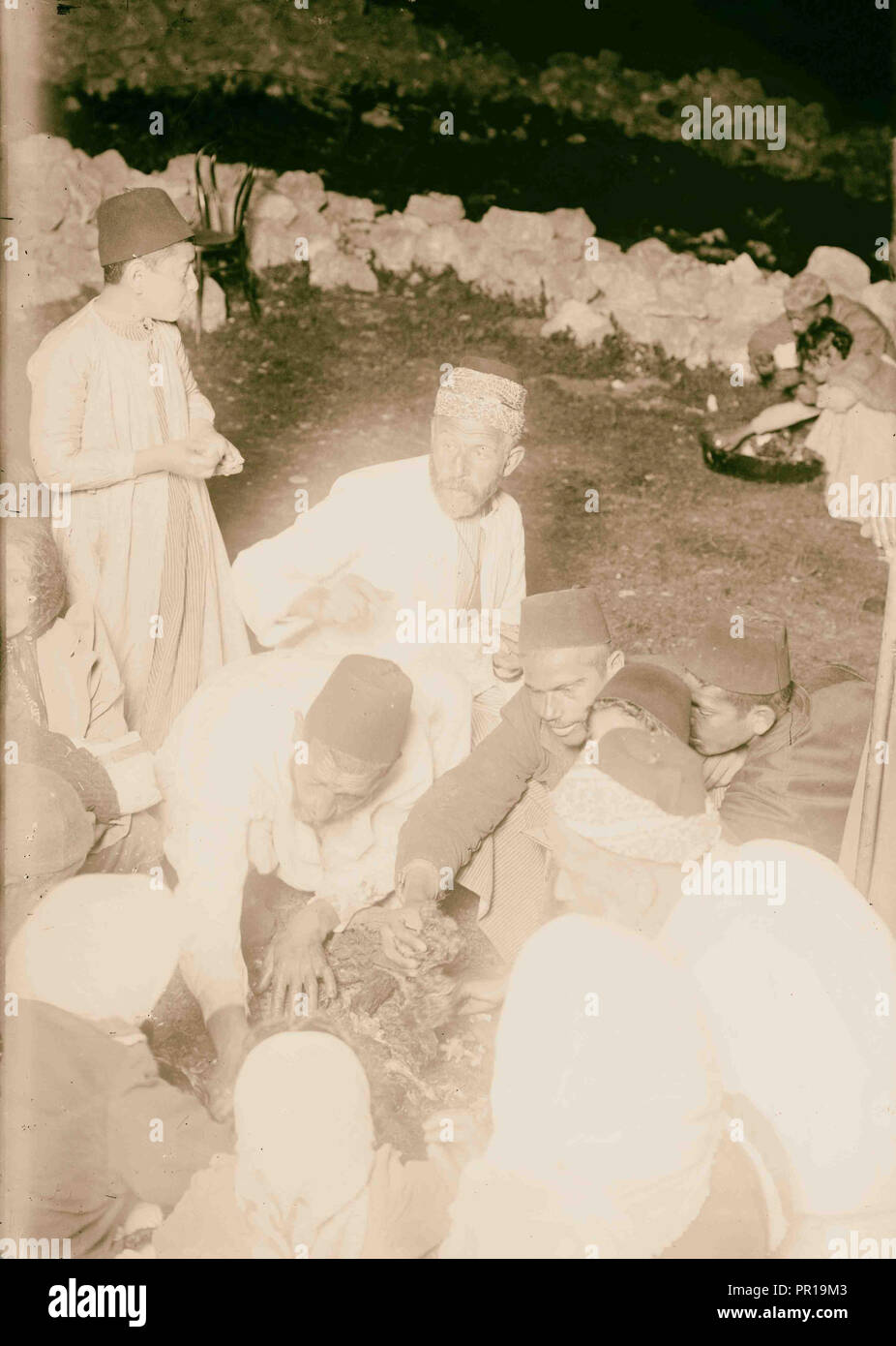 The Samaritan Passover on Mt. Gerizim Eating the sacrifice in great ...