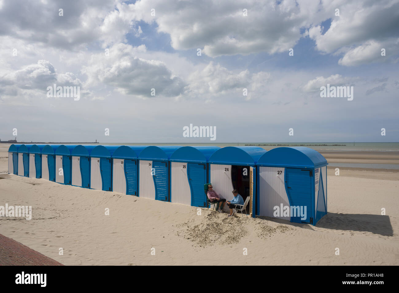 Dunkirk beach hi-res stock photography and images - Alamy