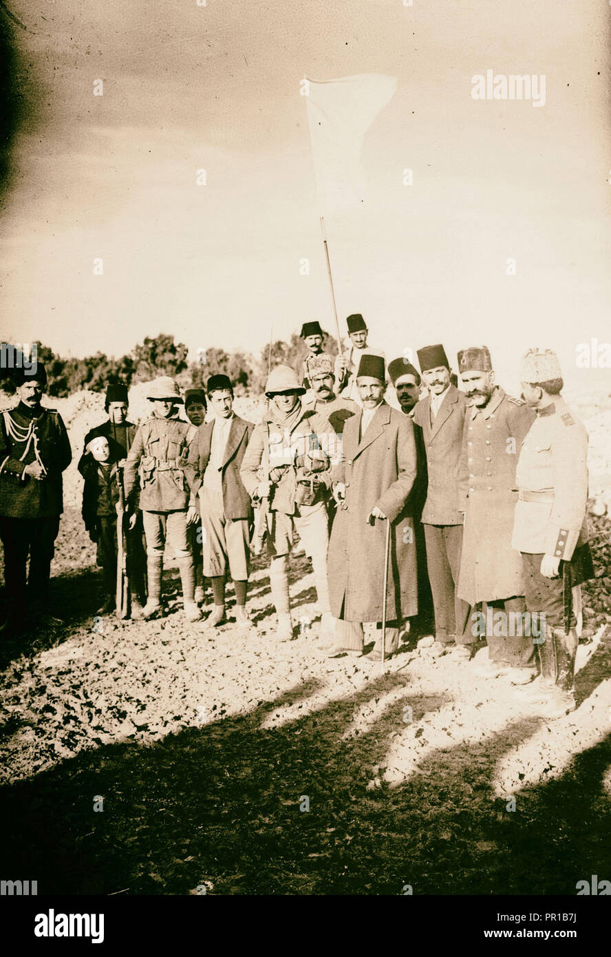 White flag surrender hi-res stock photography and images - Alamy