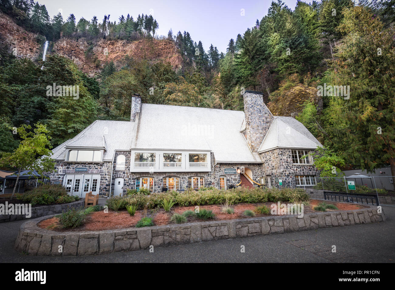 Multnomah Falls is a waterfall located in the Columbia River Gorge ...
