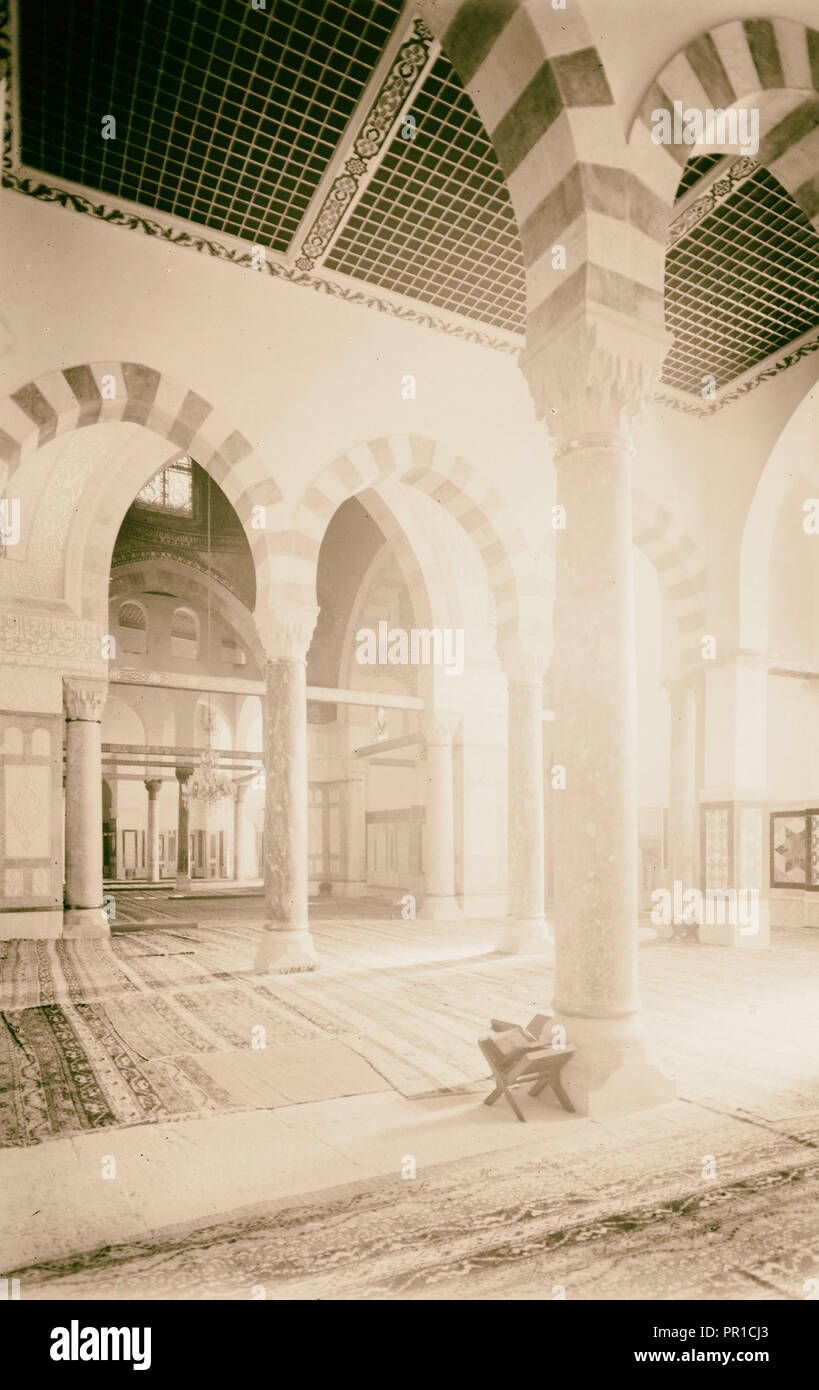 El aqsa mosque jerusalem interior hi-res stock photography and images ...