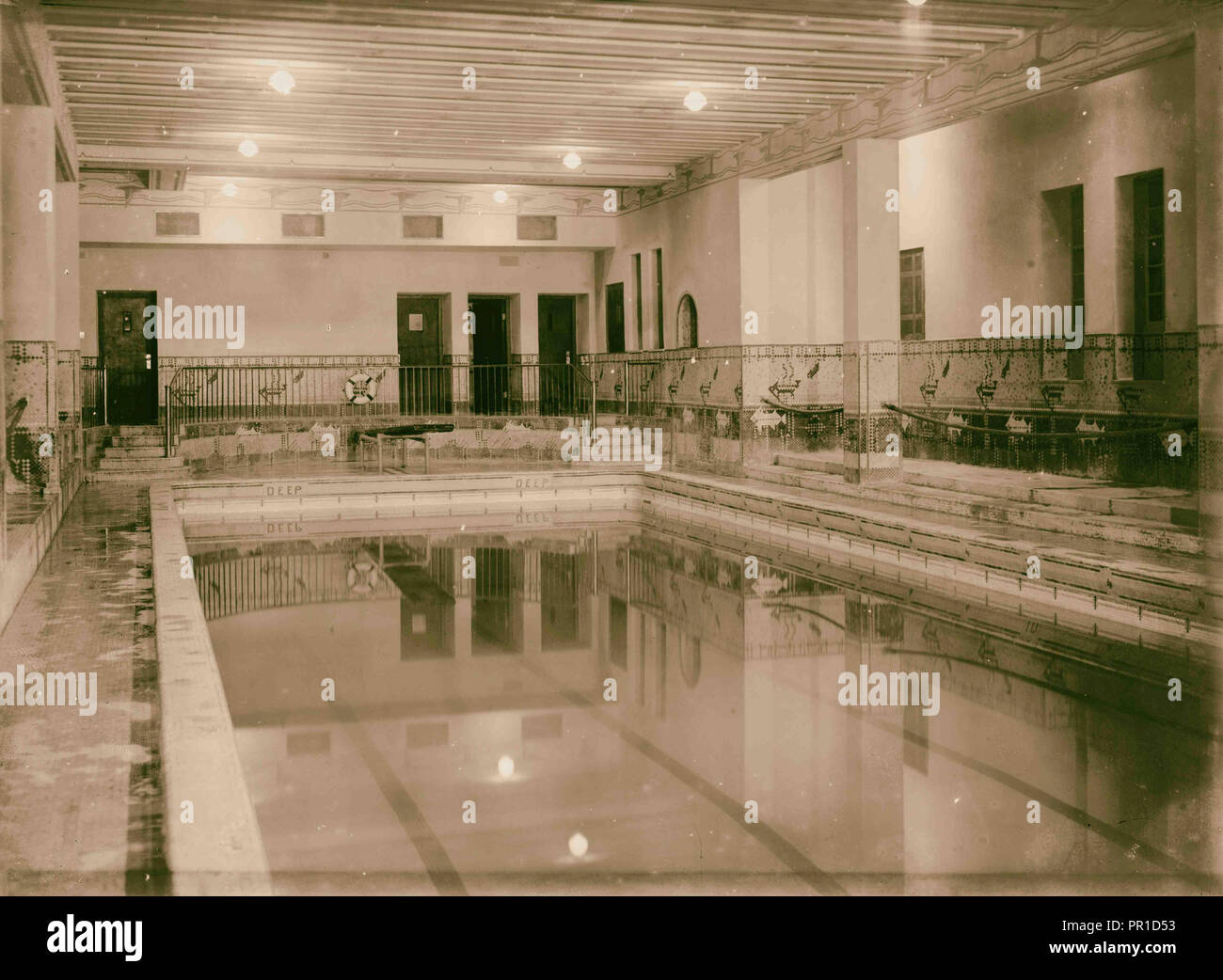 Y m c a swimming pool hi-res stock photography and images - Alamy