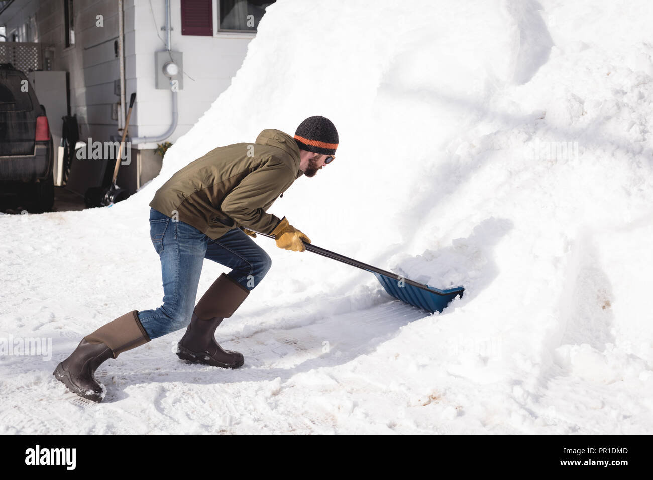 The pusher hi-res stock photography and images - Alamy