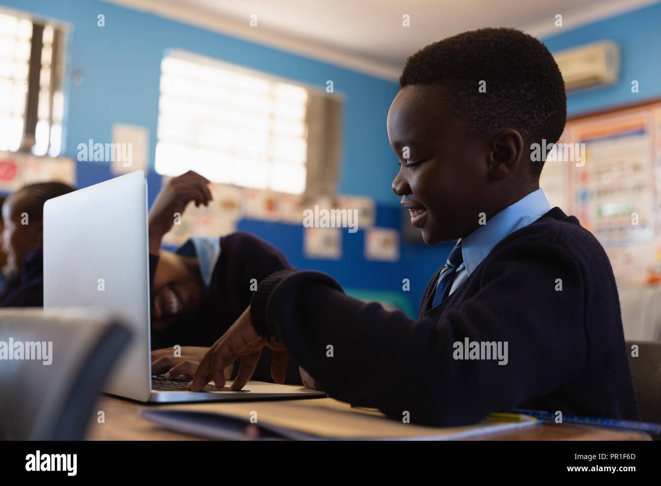 Black girl student using laptop hi-res stock photography and images - Alamy