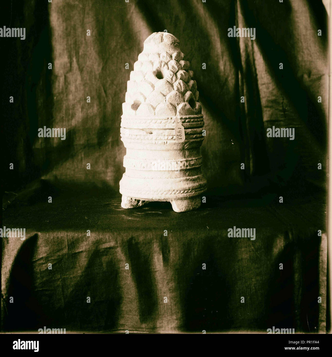 Objects stone hi-res stock photography and images - Alamy