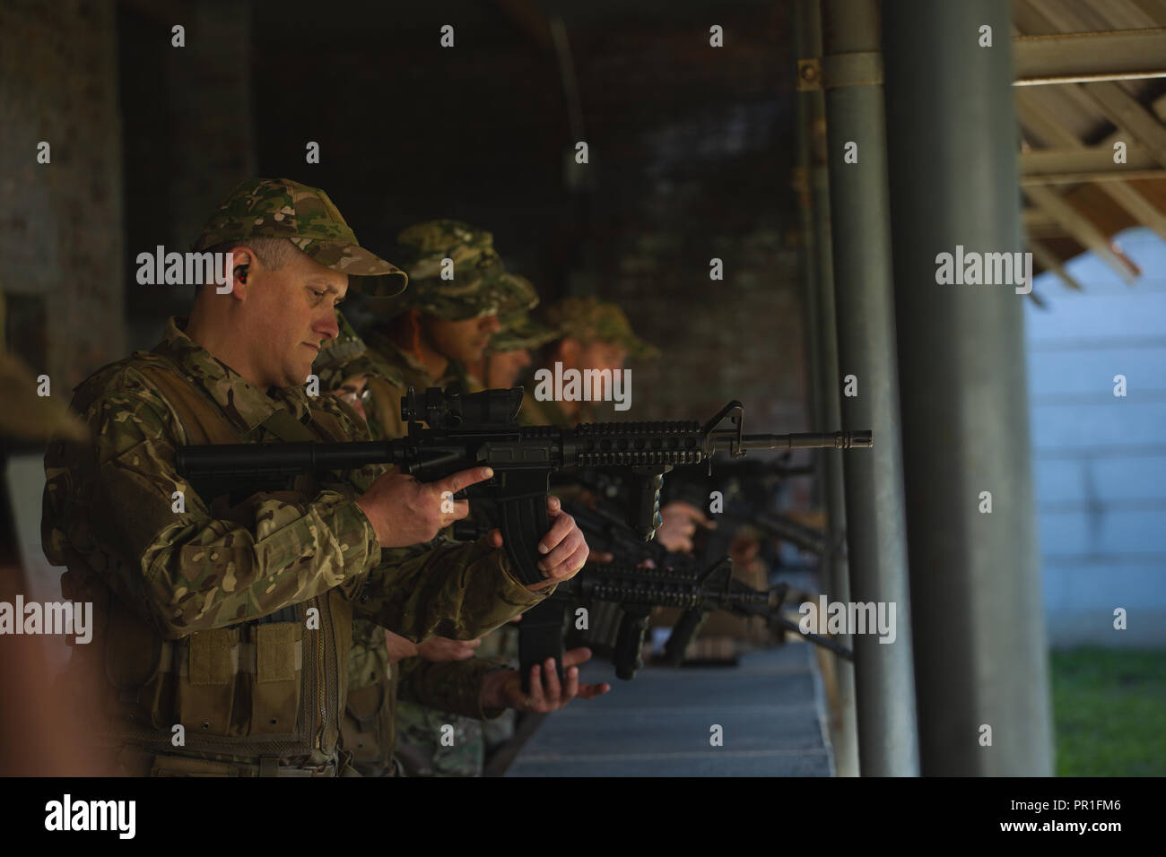 Army soldier military war weaponry teamwork hi-res stock photography ...