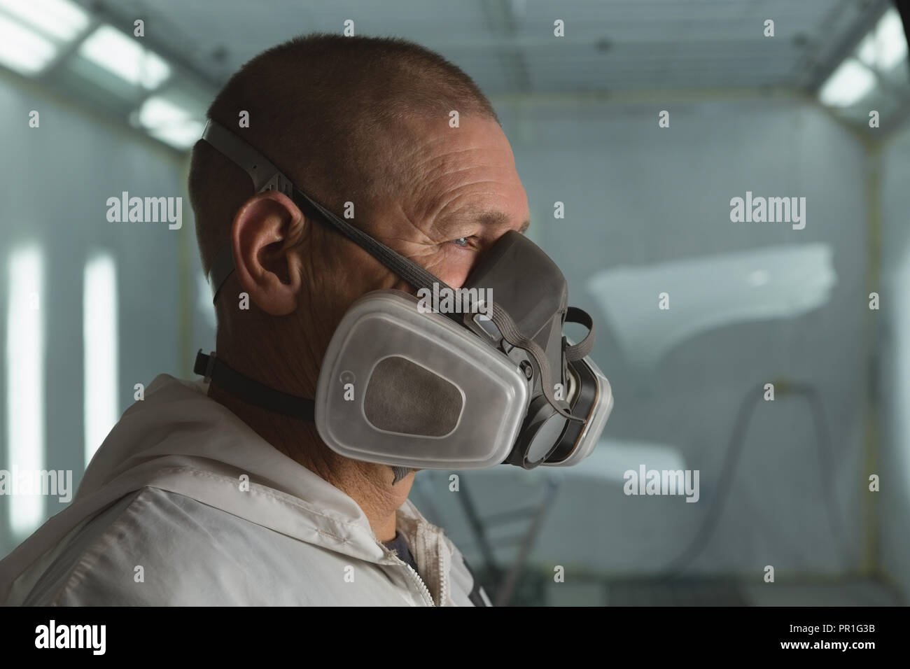 Boy in gas mask hi-res stock photography and images - Alamy