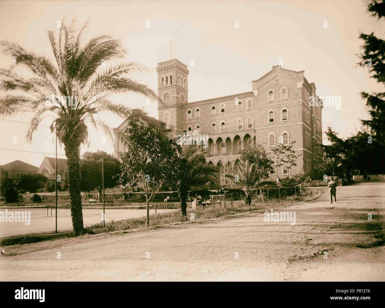 U hall hi-res stock photography and images - Alamy