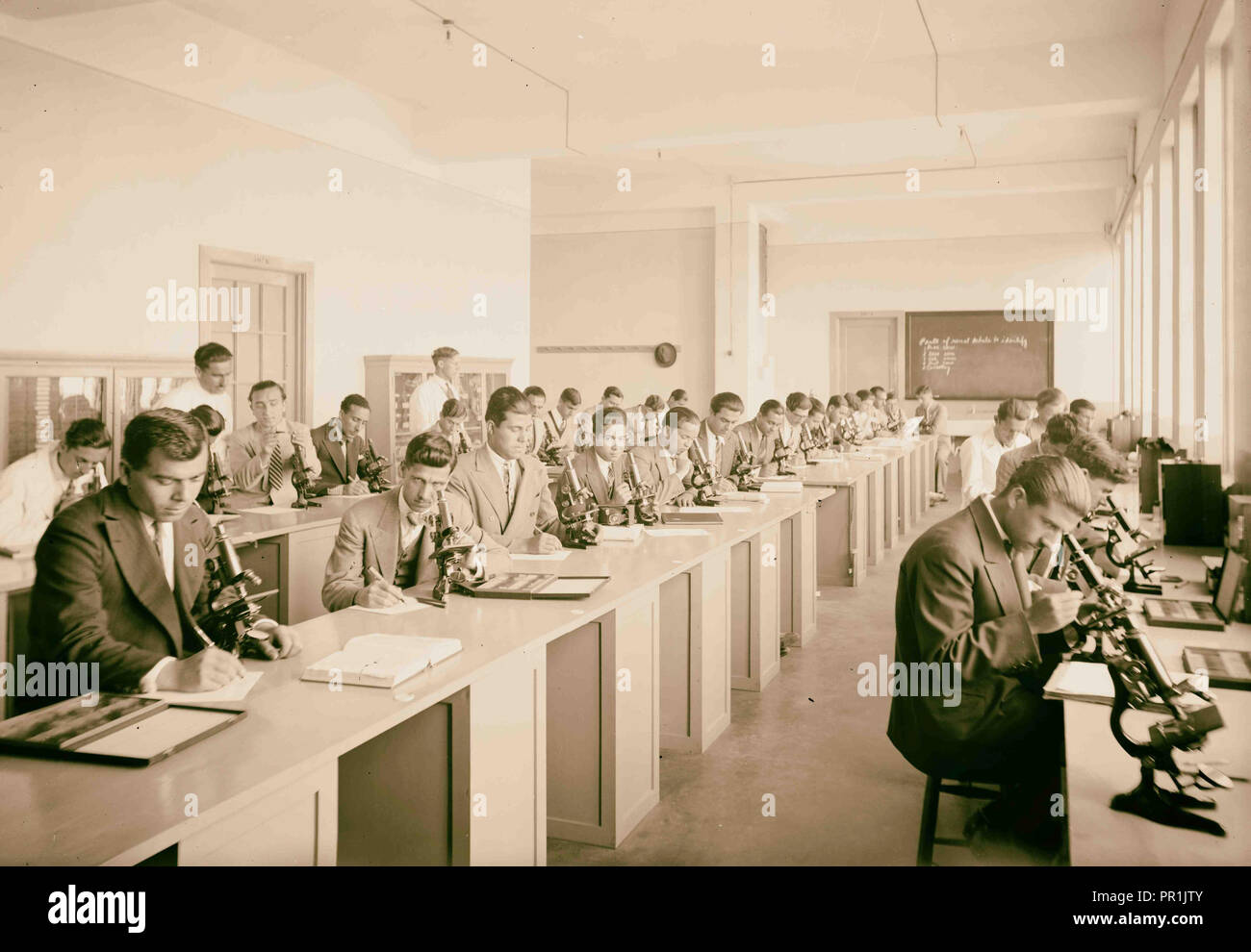 Class a building hi-res stock photography and images - Alamy