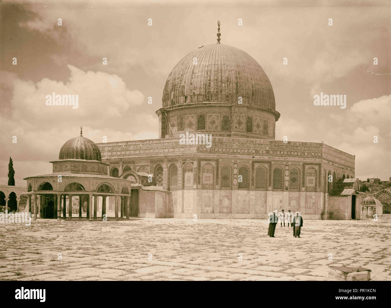 Dome of the Rock (close) showing Dome of the Chain 1934, Jerusalem ...