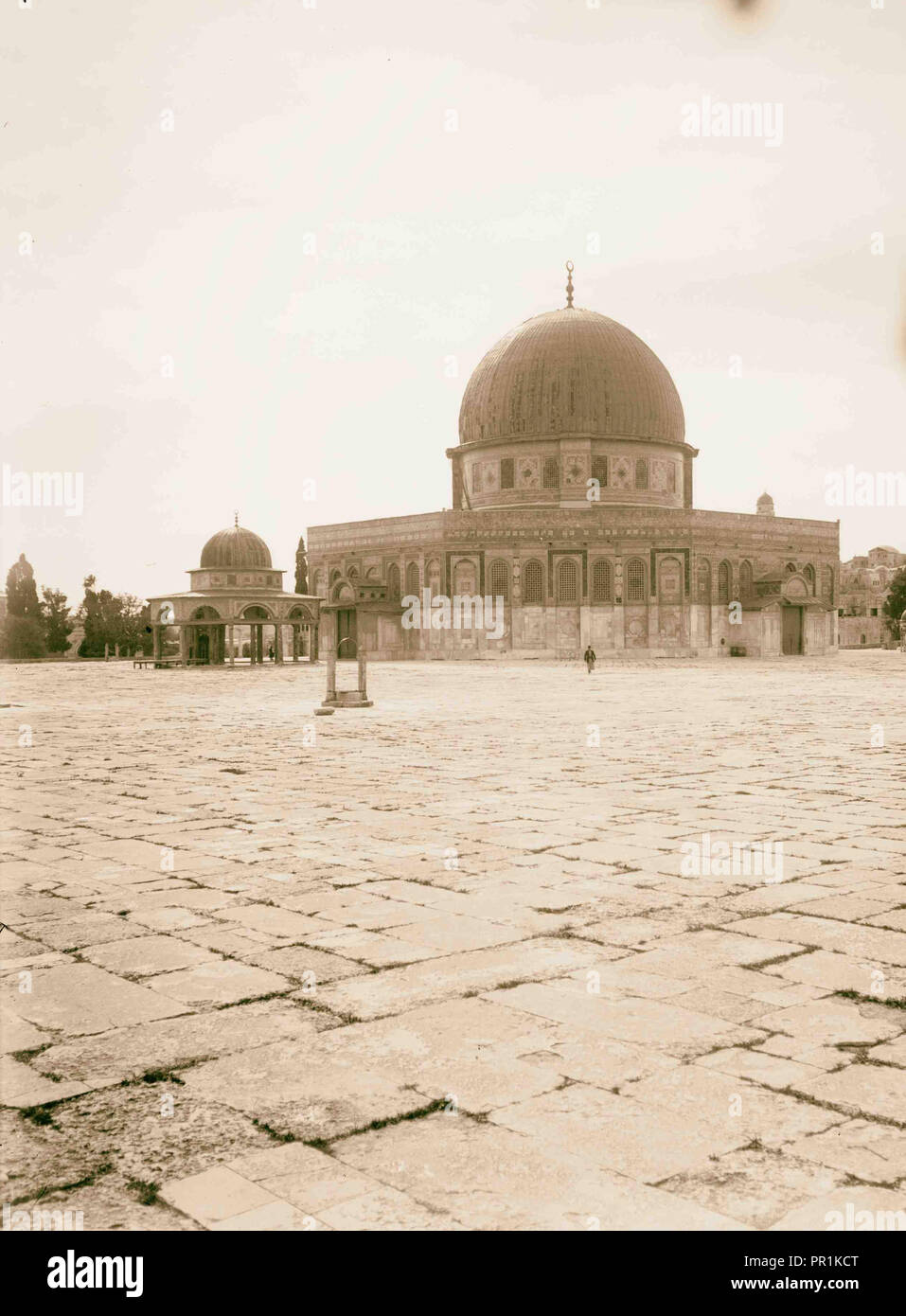 Dome of the Rock (close) showing Dome of the Chain 1934, Jerusalem ...